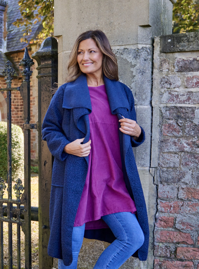 Julie L | Female model | Source Models model agency | 31844