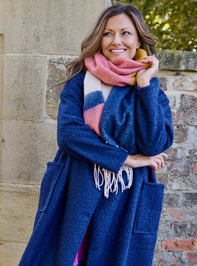 Julie L | Female model | Source Models model agency | 31844