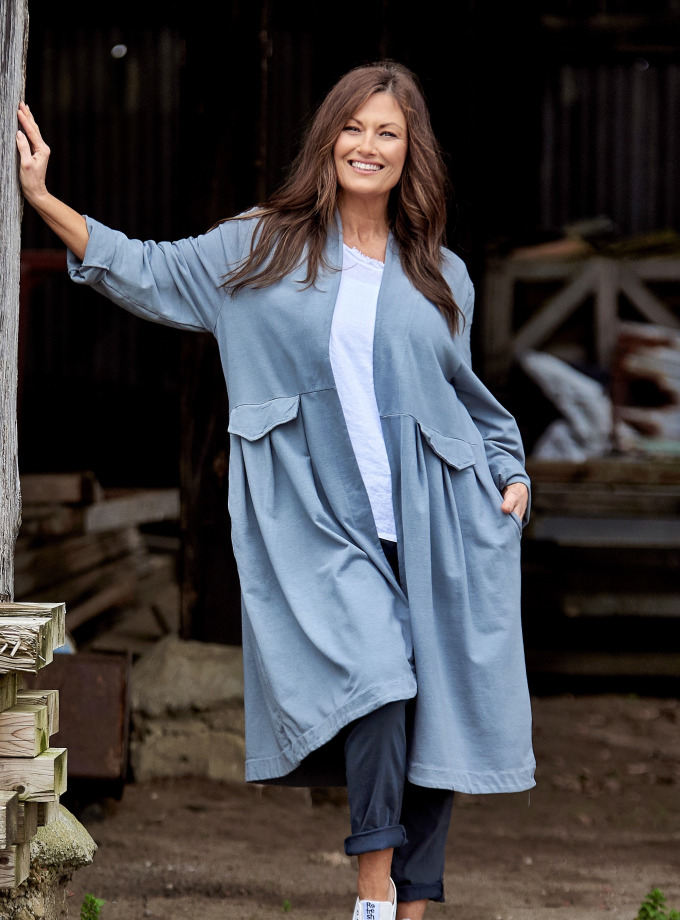 Julie L | Female model | Source Models model agency | 31844