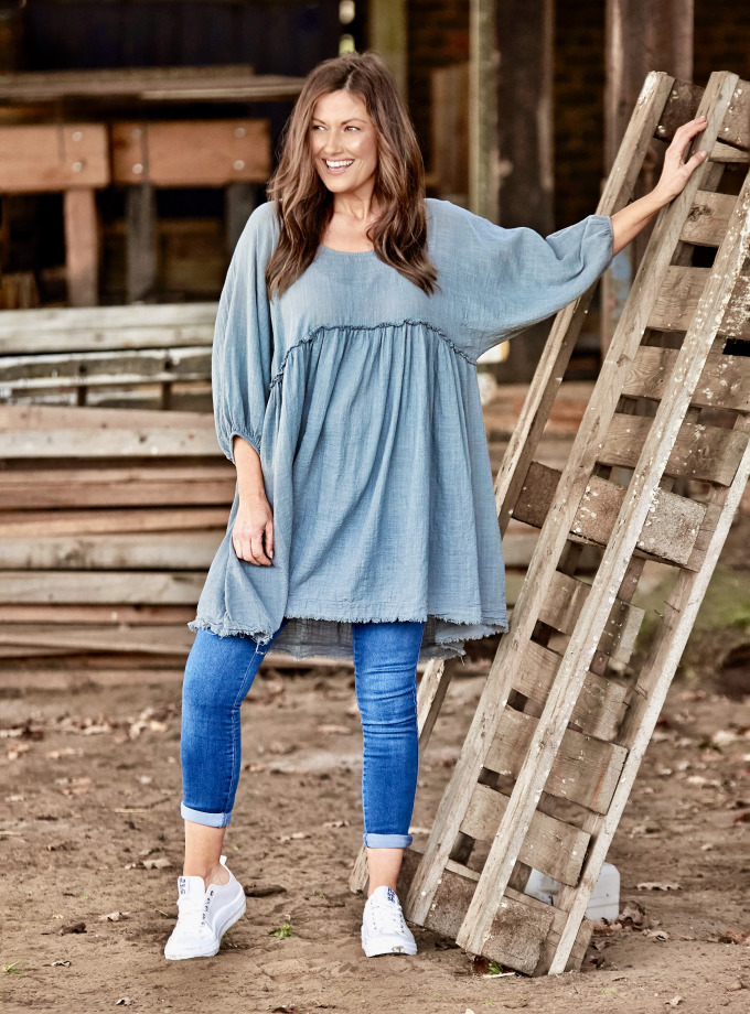 Julie L | Female model | Source Models model agency | 31844