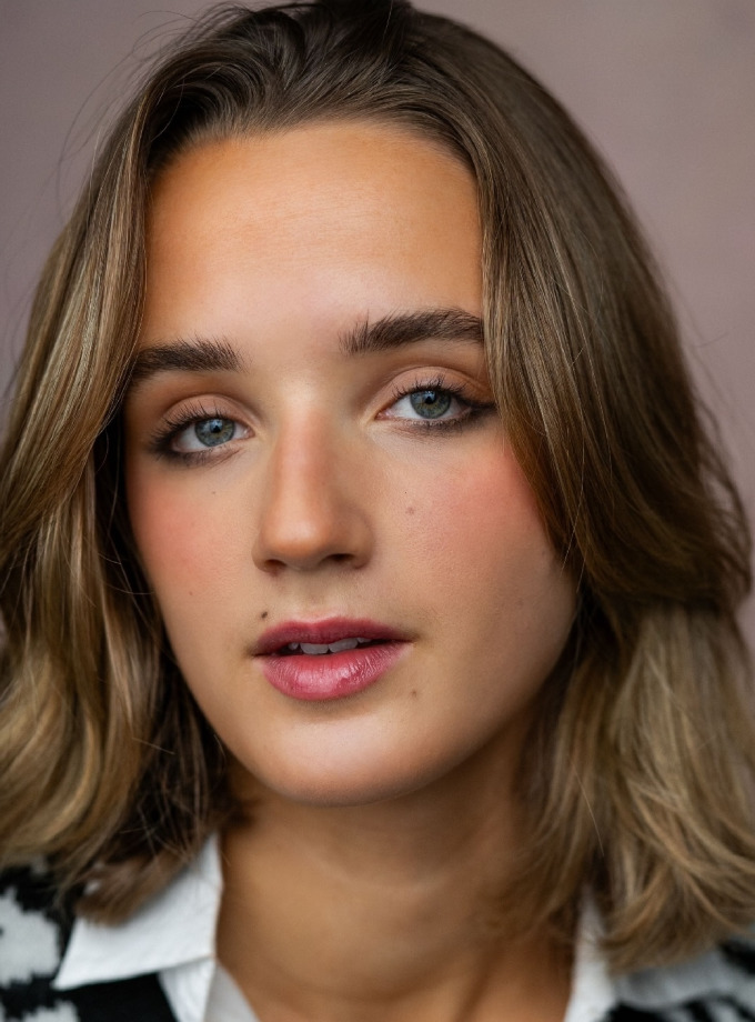 Female Model Agency in London, UK - Source Models