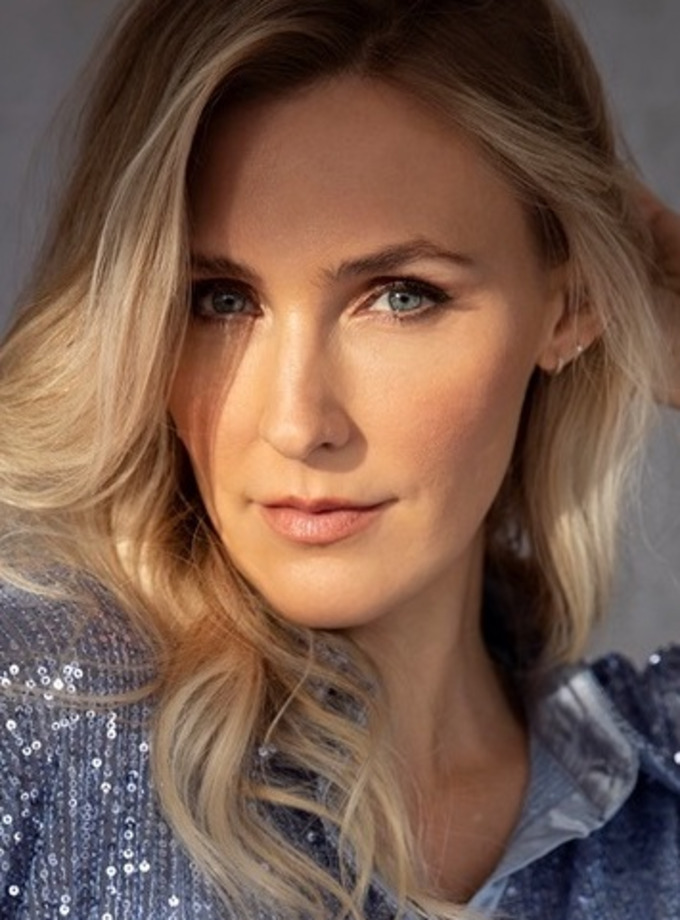 Kim R | Female model | Source Models model agency | 227196