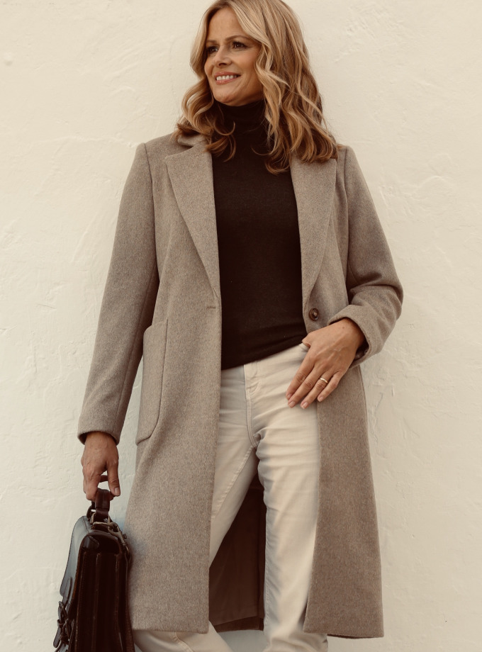 Louisa R | Female model | Source Models model agency | 257572