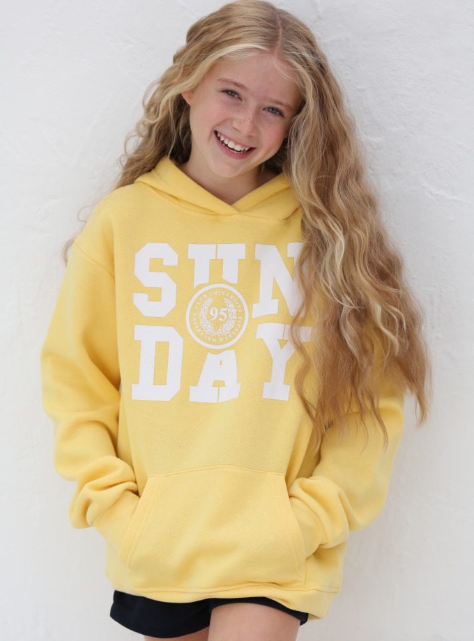 Mia W | Child model | Source Models model agency | 214705