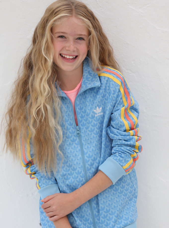 Mia W | Child model | Source Models model agency | 214705