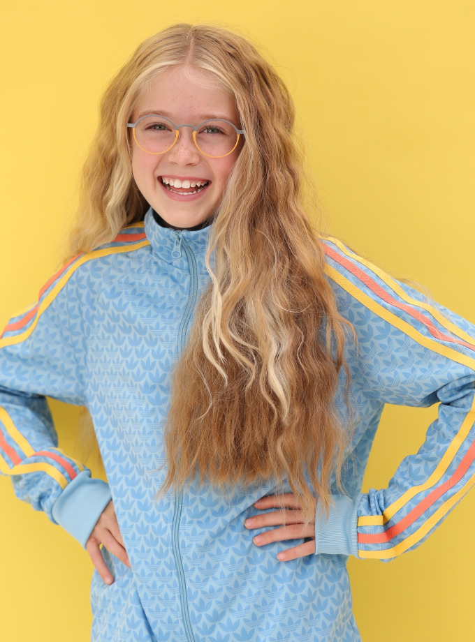 Mia W | Child model | Source Models model agency | 214705