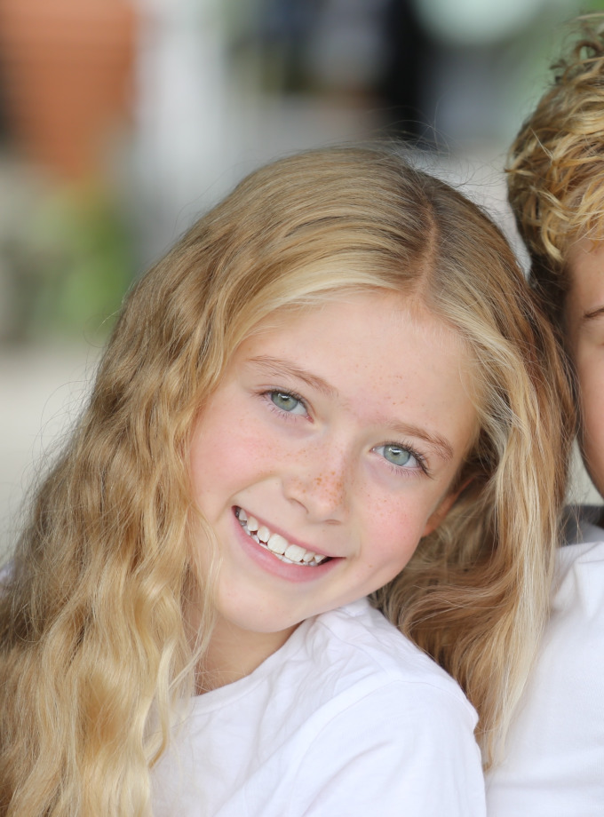 Mia W | Child model | Source Models model agency | 214705