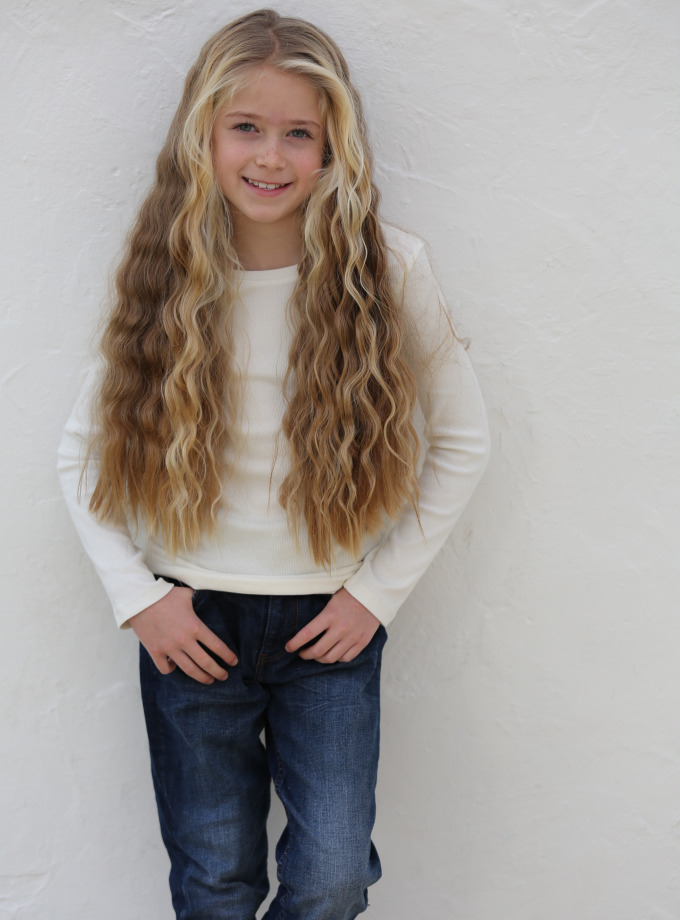 Mia W | Child model | Source Models model agency | 214705
