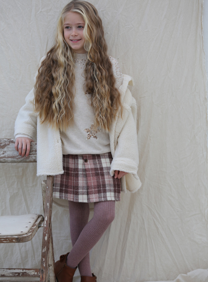 Mia W | Child model | Source Models model agency | 214705