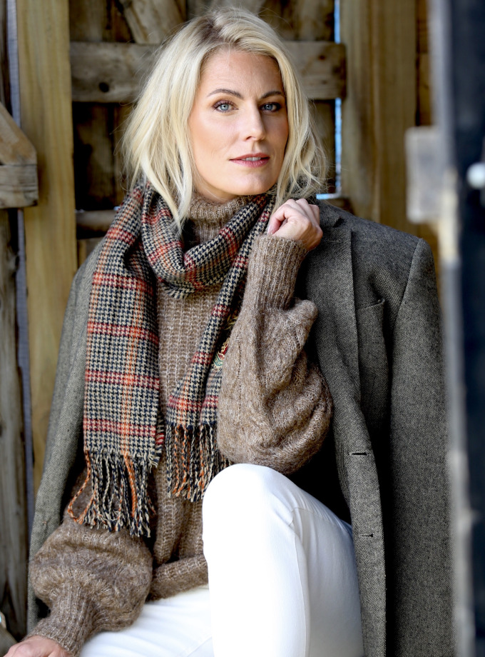 Nicola F | Female model | Source Models model agency | 220772