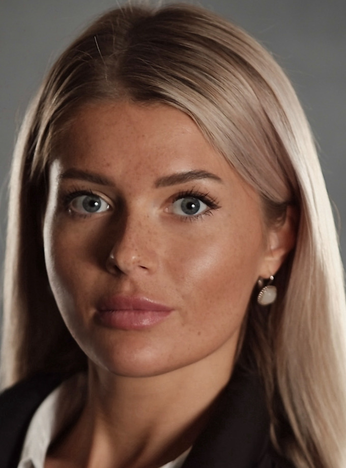 Female Model Agency in London, UK - Source Models