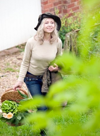 Sue S | Female model | Source Models model agency | 32632