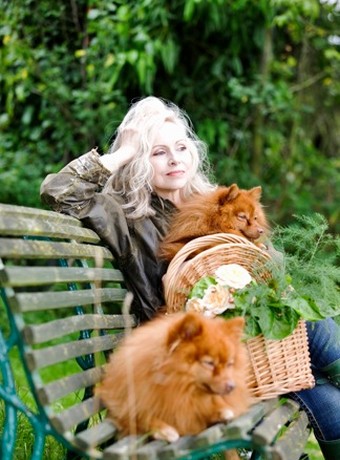 Sue S | Female model | Source Models model agency | 32632