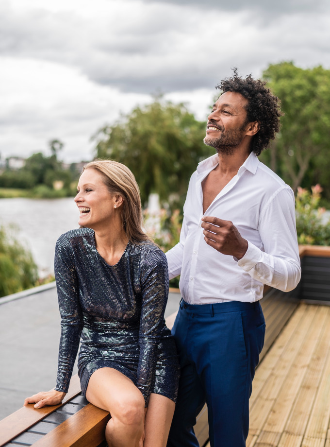 Tee and Sarah | Speciality models | Source Models model agency | 245541