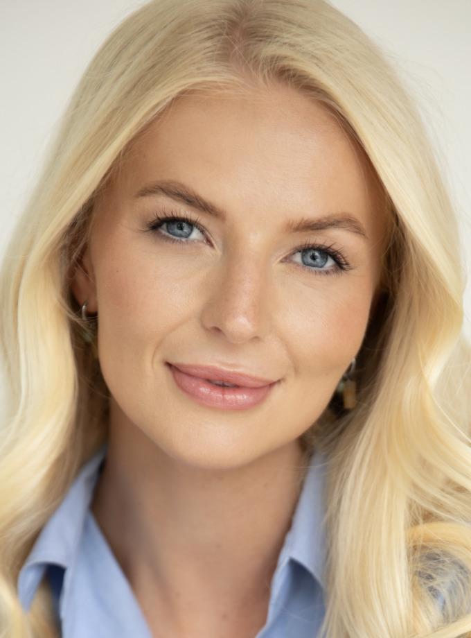 Female Model Agency in London, UK - Source Models