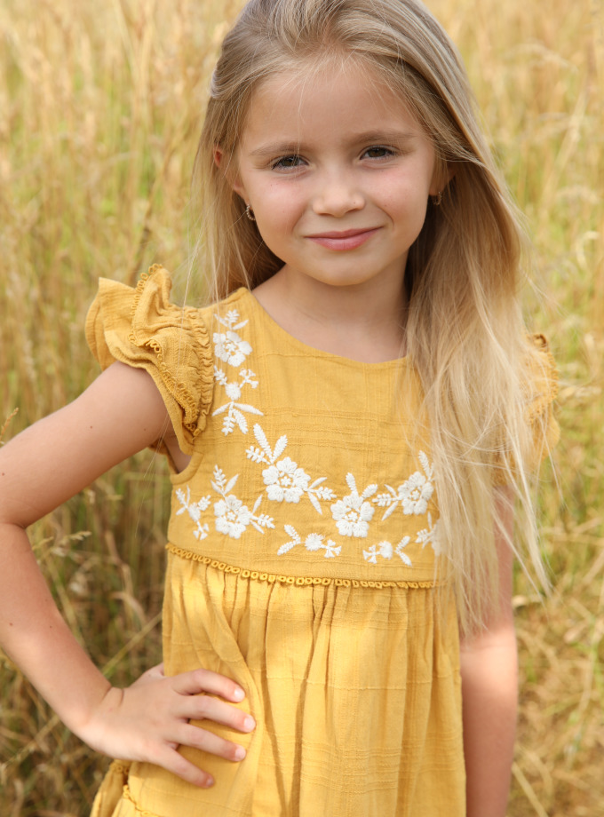 Wells Family | Speciality models | Source Models model agency | 231782