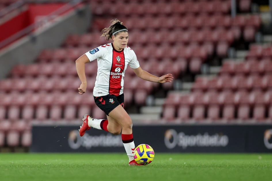 Megan Collett signs first pro contract | Southampton FC Official Site