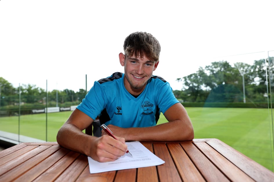 Gallery: Ballard signs contract extension | Southampton FC Official Site