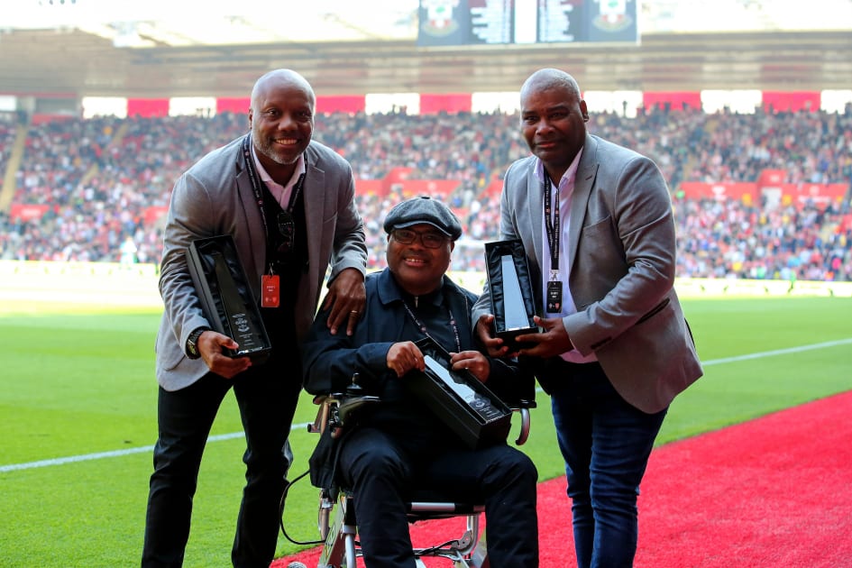 Forever Saint award: The Wallace brothers | Southampton FC Official Site