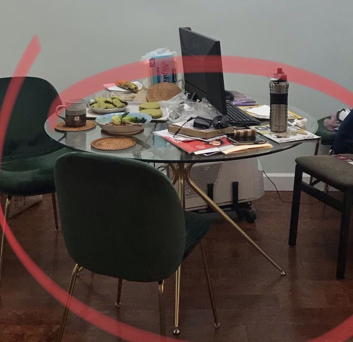Dining table customer | Spacejoy