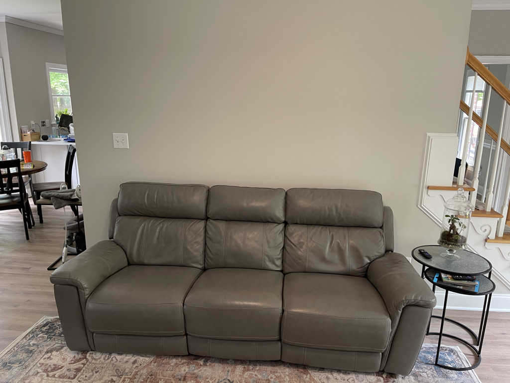 CUSTOMER COUCH