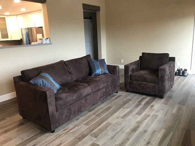 CUSTOMER COUCH