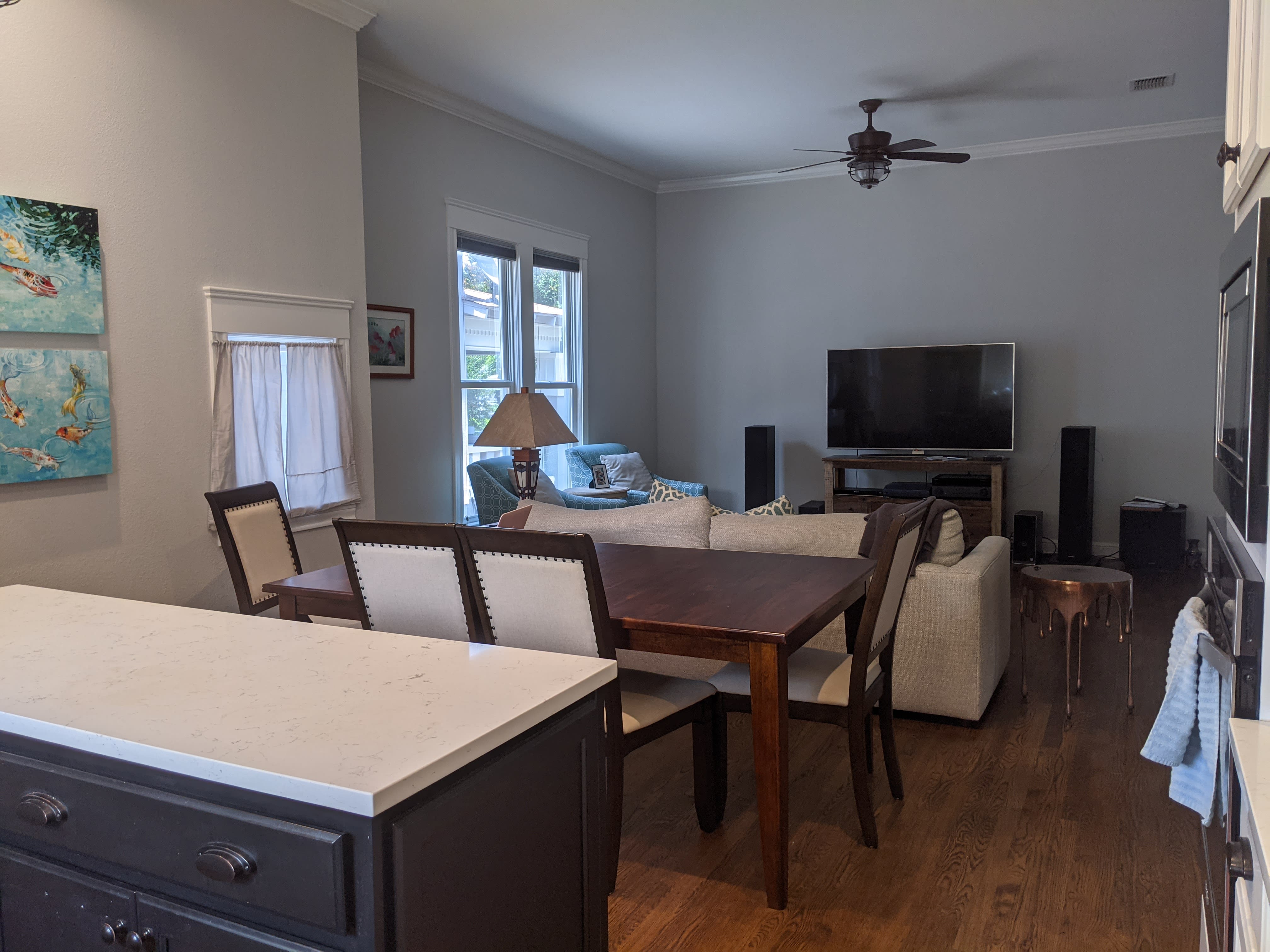 CUSTOMER_DINING_TABLE