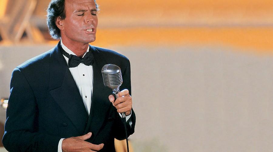 julio-iglesias-in-concert-a-spanish-cultural-event-in-washington-d-c