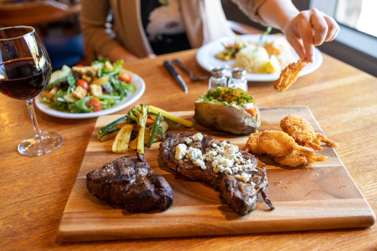Rivershore Bar & Grill - Oregon City, OR