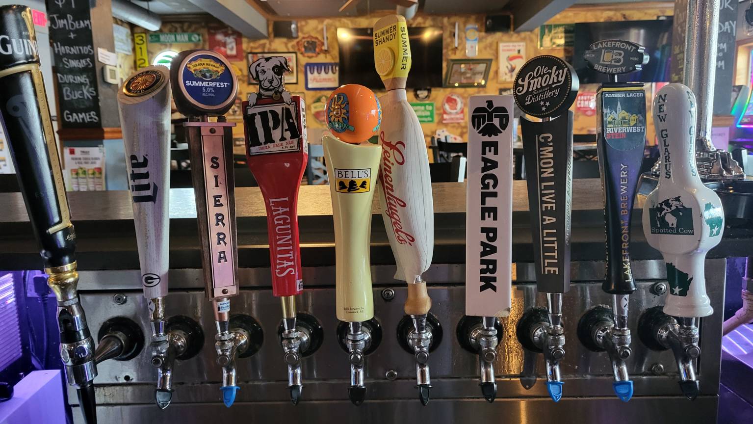 Aliota's Pub & Grill - Northshore Milwaukee, Milwaukee, WI