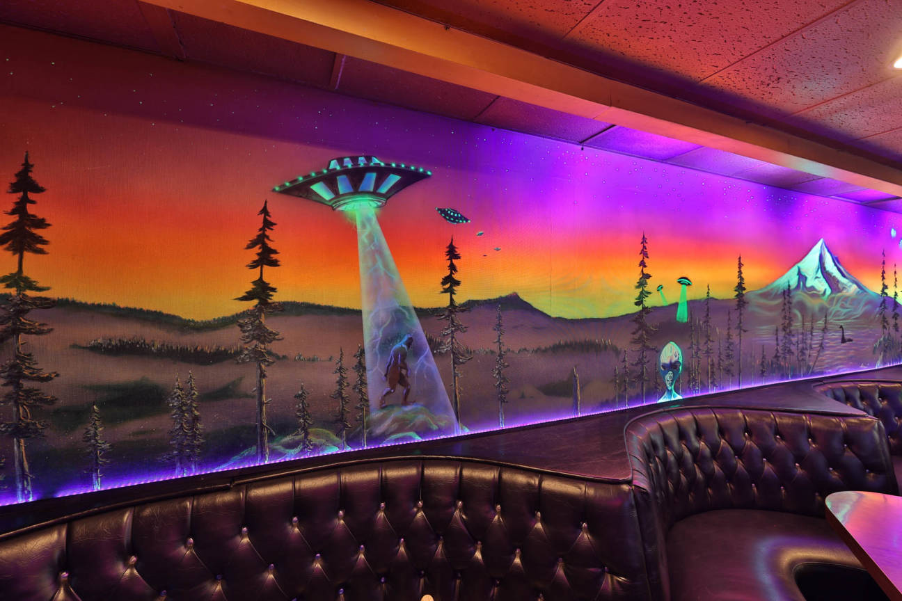 Space Room Lounge - Hawthorne, Portland, OR