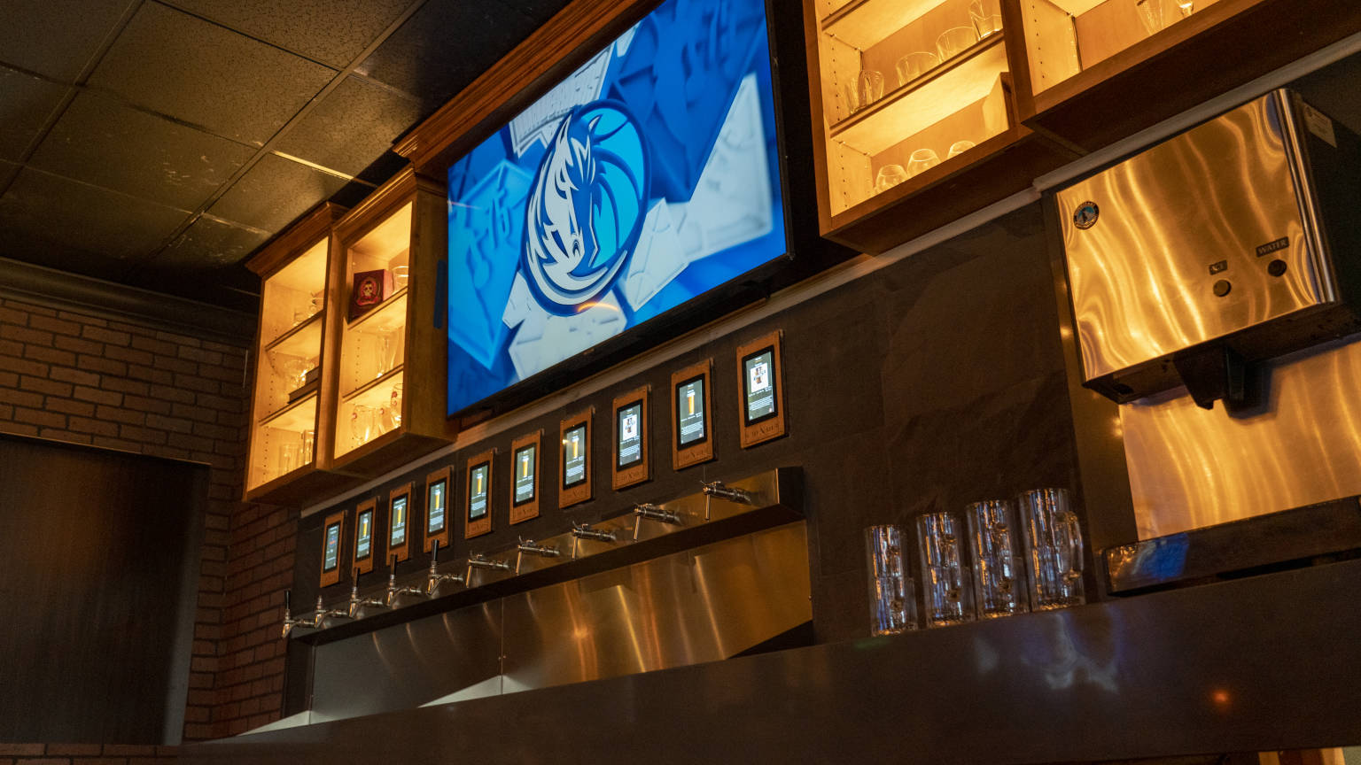 Tap N' Ash Social Club - Arts District, Las Vegas, NV