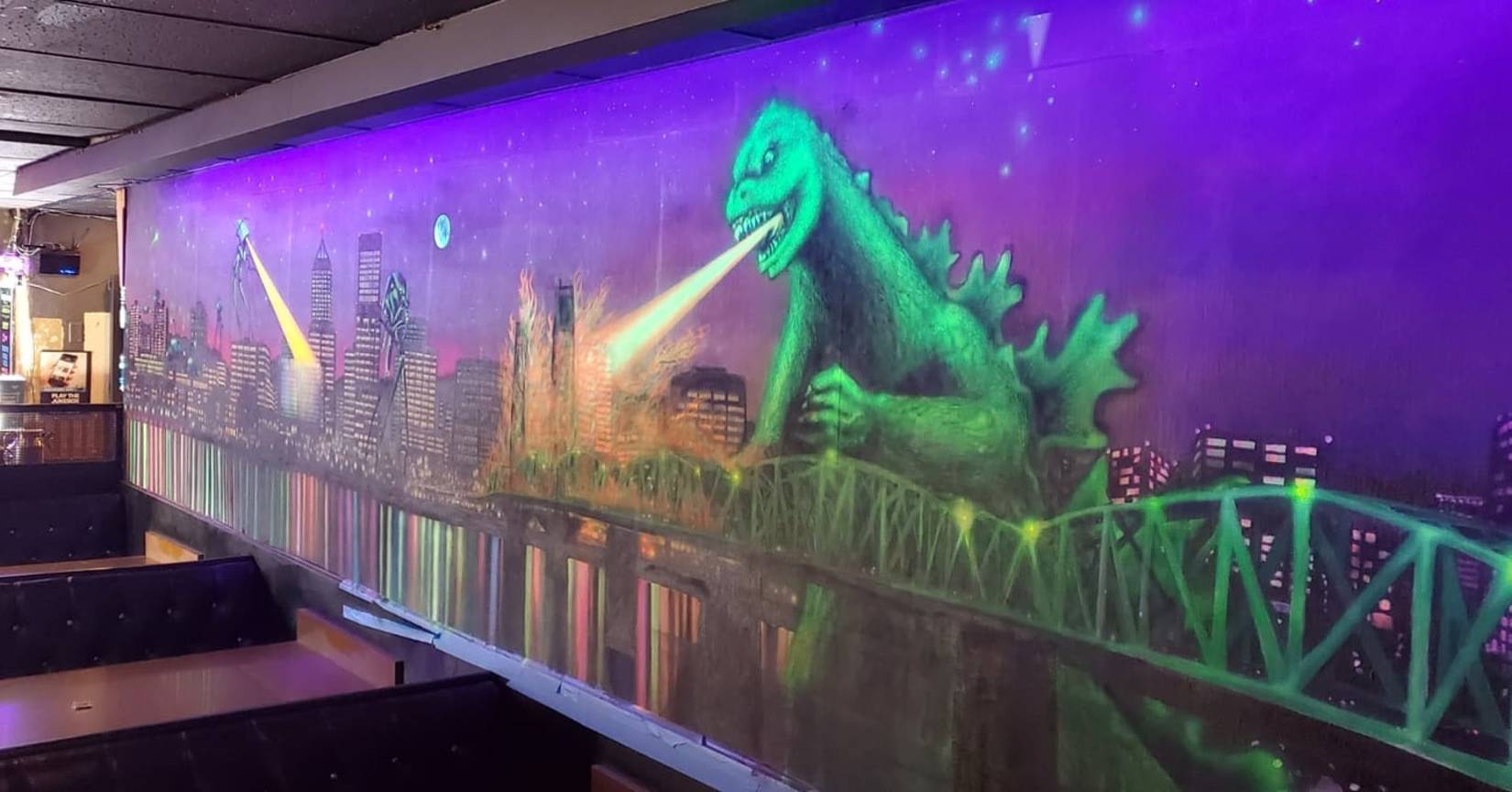 Space Room Lounge - Hawthorne, Portland, OR