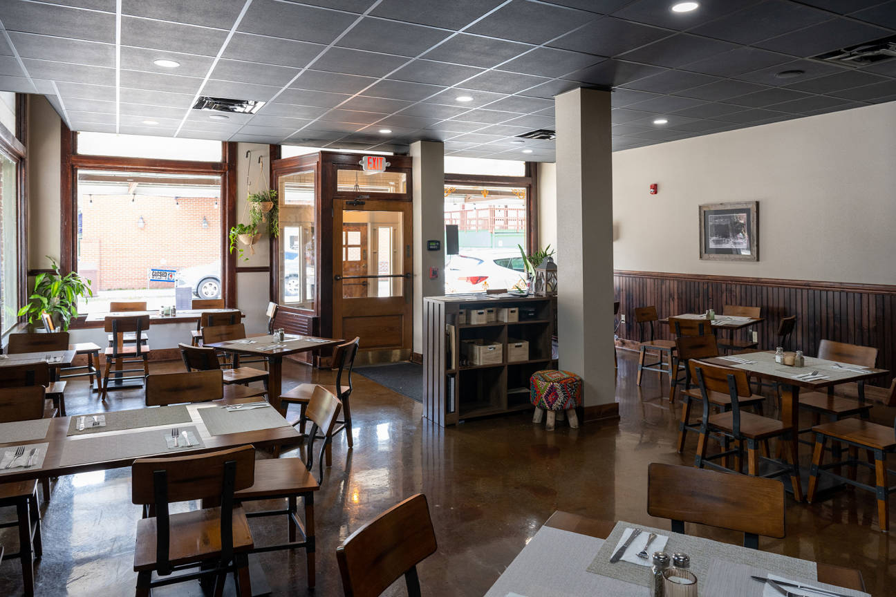 Nineteen 19 Grill & Bar - Historic Town where Tennessee, Kentucky and ...