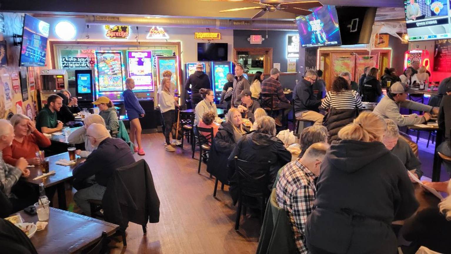 Aliota's Pub & Grill - Northshore Milwaukee, Milwaukee, WI