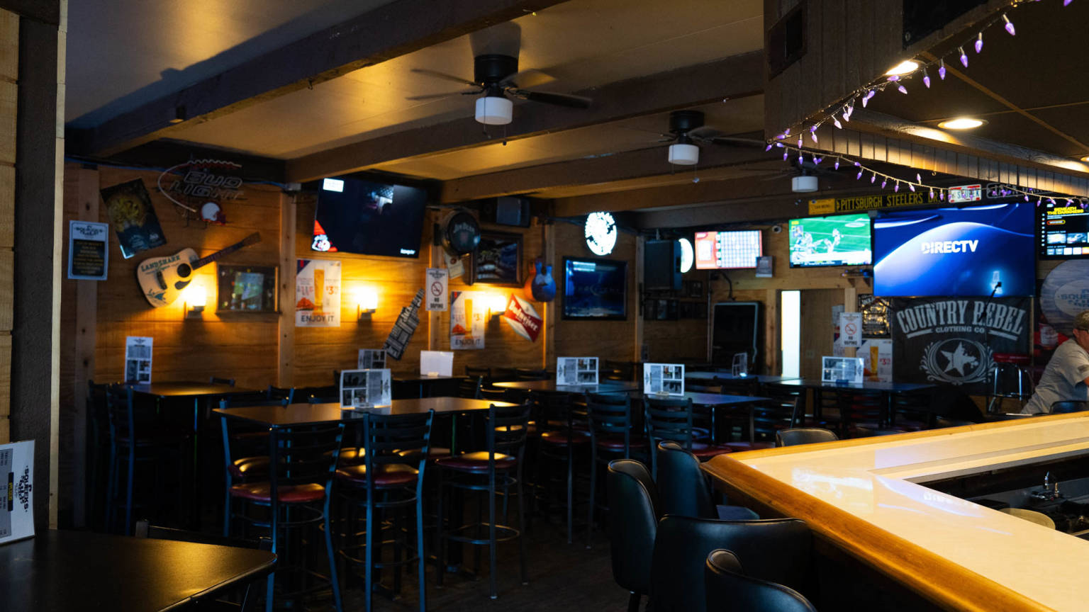 Squeek's Bar and Grill - Pickerington, OH