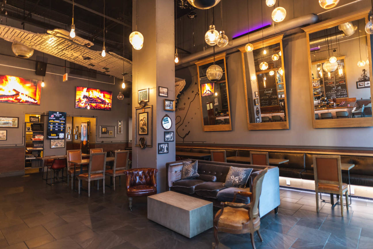 Morty's Wine and Beer Bar - Waterline Square, New York, NY