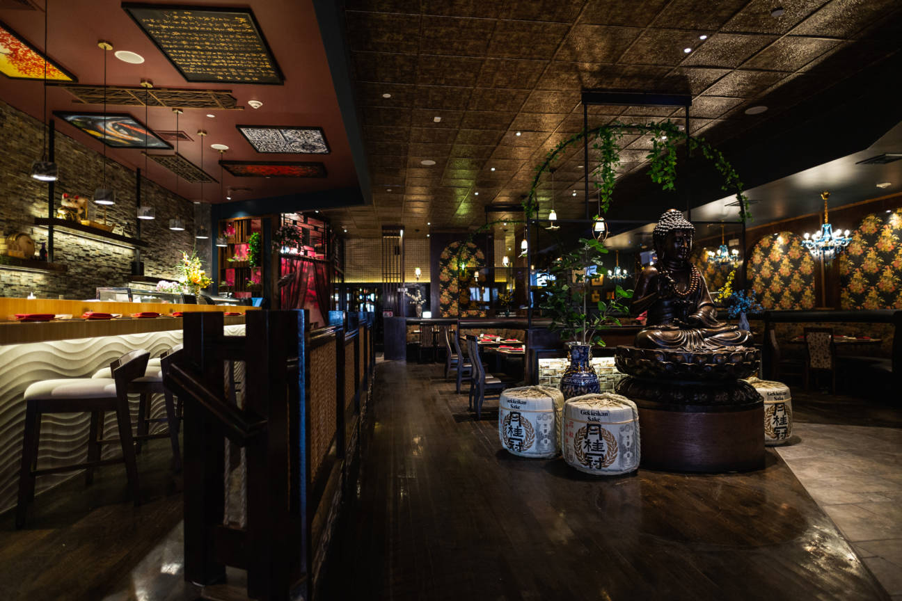 Sushi Bar with Omakase Menu, Asian Fusion Restaurant