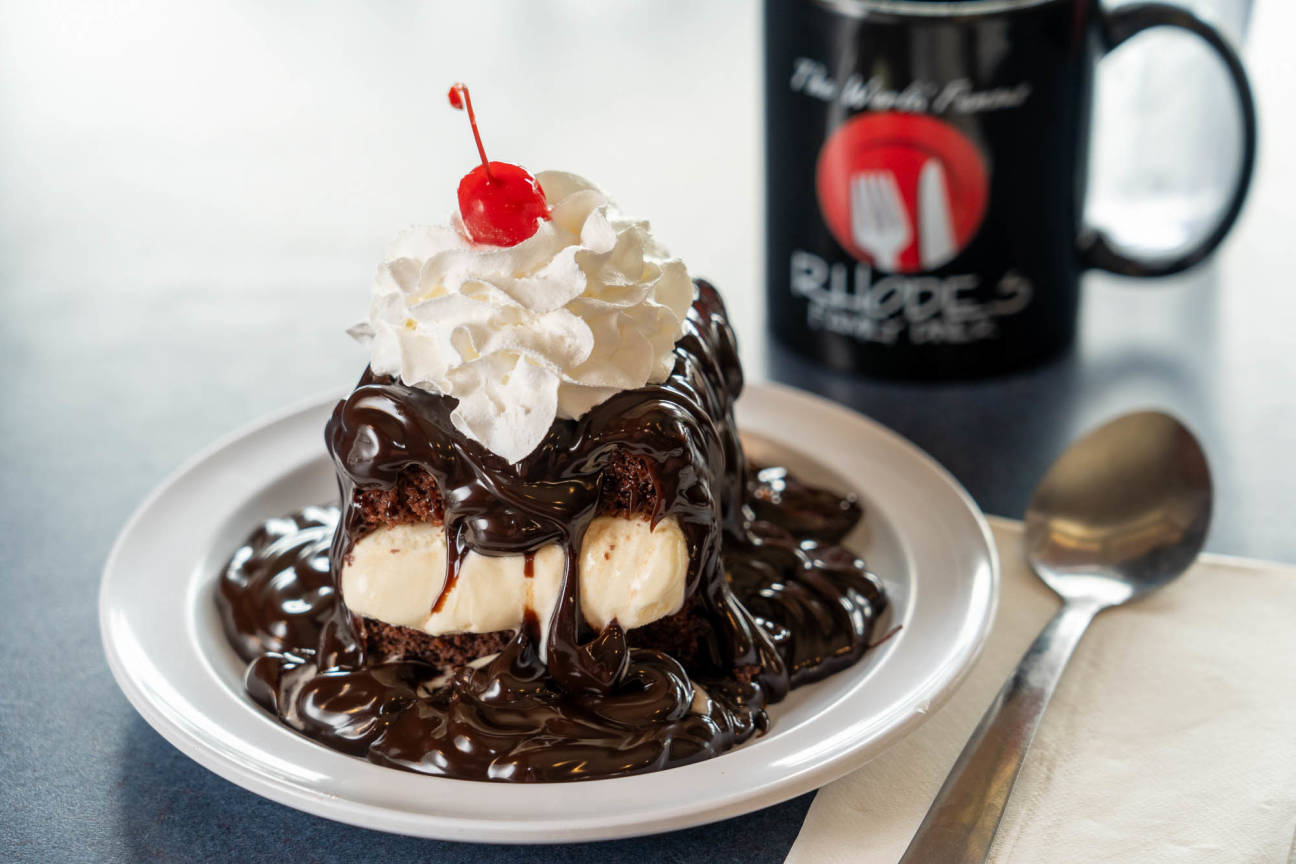 Rhodes Family Diner - Medina, TN