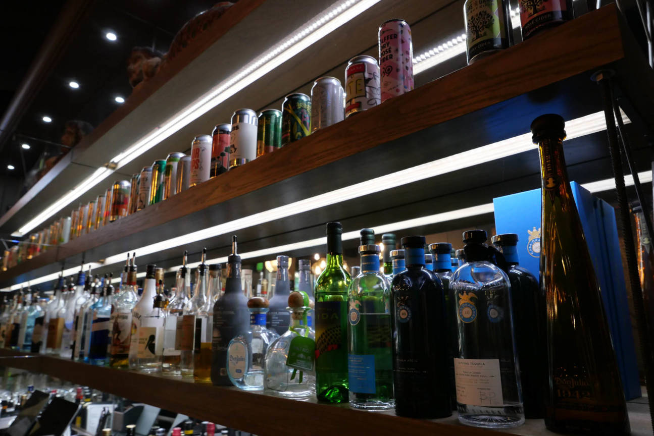 Morty's Wine and Beer Bar - Waterline Square, New York, NY