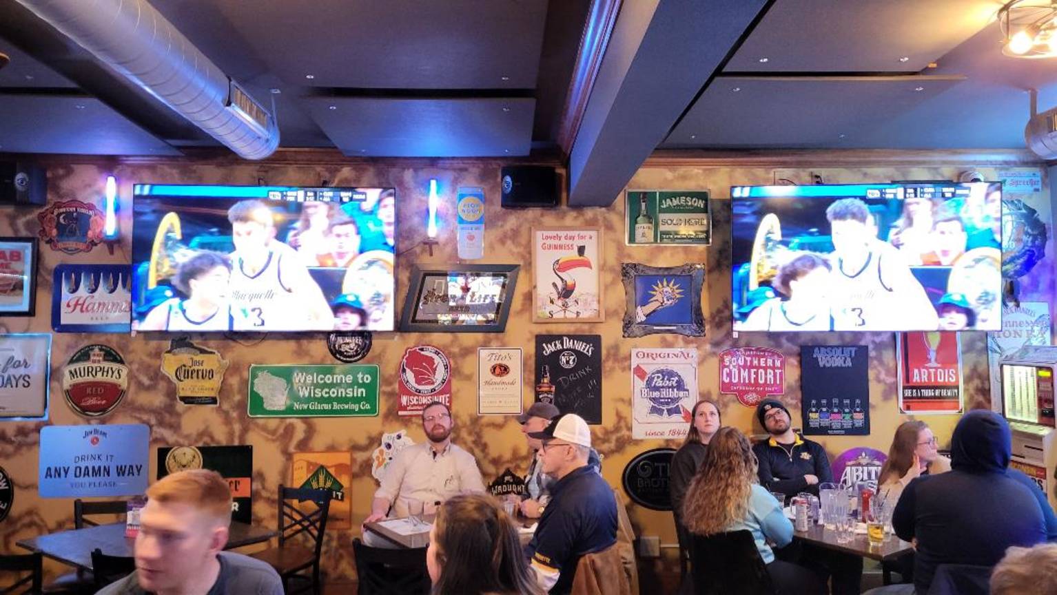 Aliota's Pub & Grill - Northshore Milwaukee, Milwaukee, WI