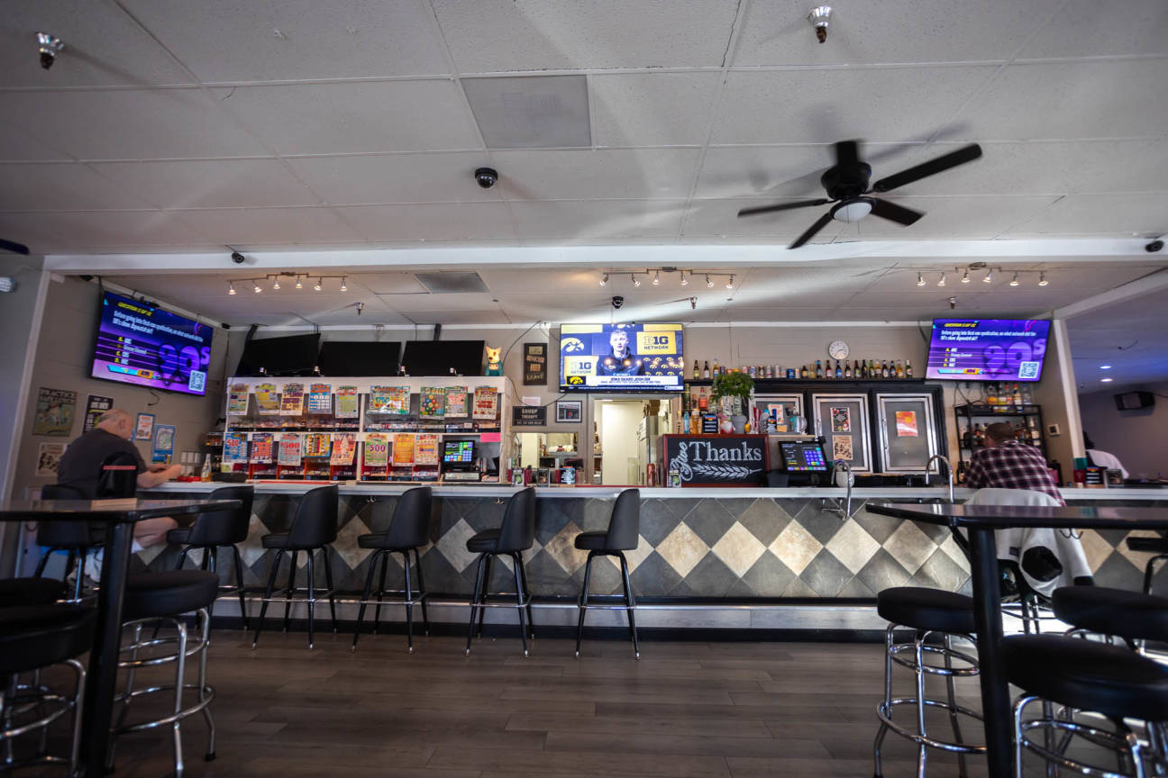 Group Therapy Bar & Grill - Renton, WA