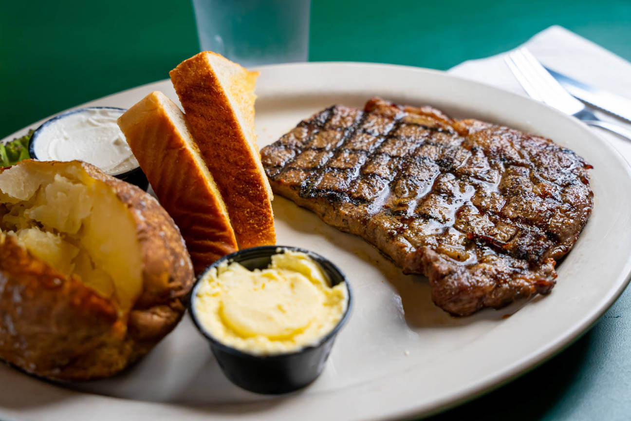 Vella's Restaurant & Tavern - CAYCE, Cayce, SC