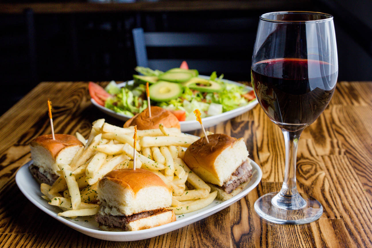 Harry's Sports Bar & Grill - Fallbrook, Fallbrook, CA