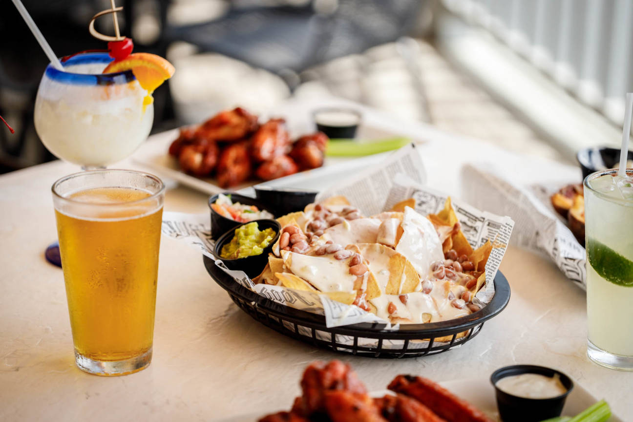 Salty's Bar and Grill - Key Largo, Key Largo, FL