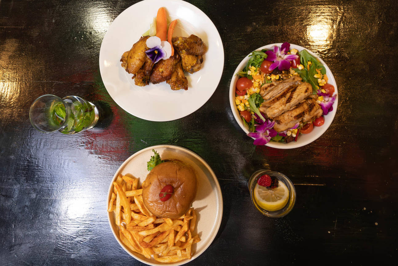 Black Diamond Restaurant & Lounge - 8407 Ramsey Ave, Silver Spring, MD