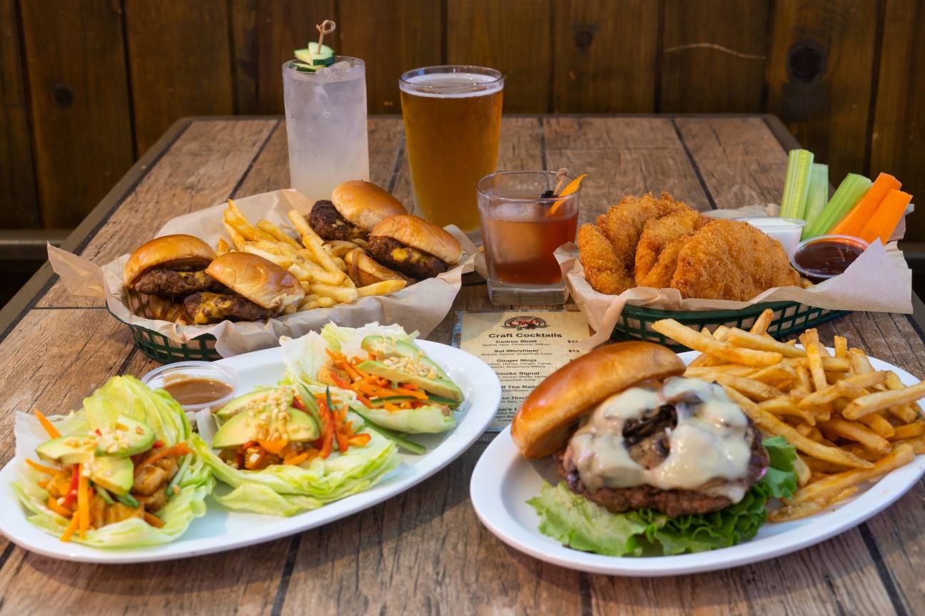 Chief's Burgers, Brews & Spirits - Solana Beach, Solana Beach, CA