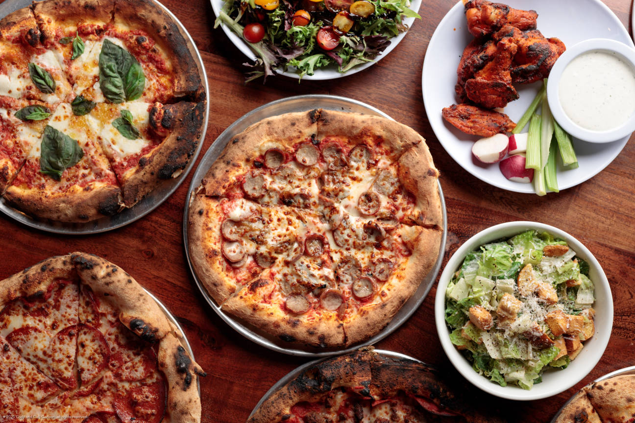 Must-Try Pizza in AZ 85210, AZ | Cirinos Pizza