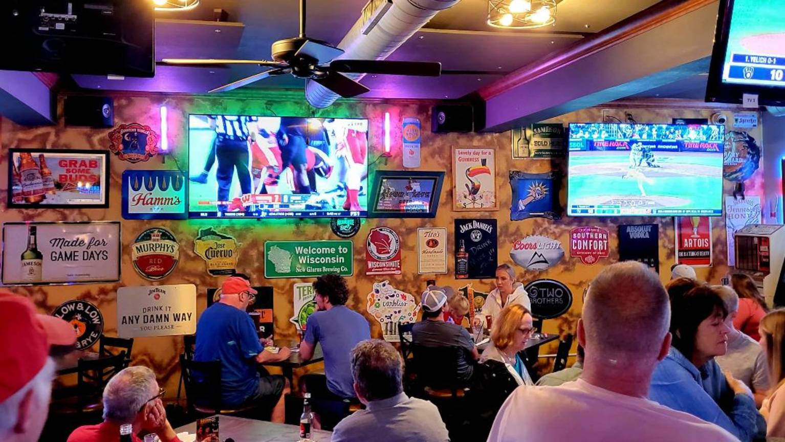 Aliota's Pub & Grill - Northshore Milwaukee, Milwaukee, WI