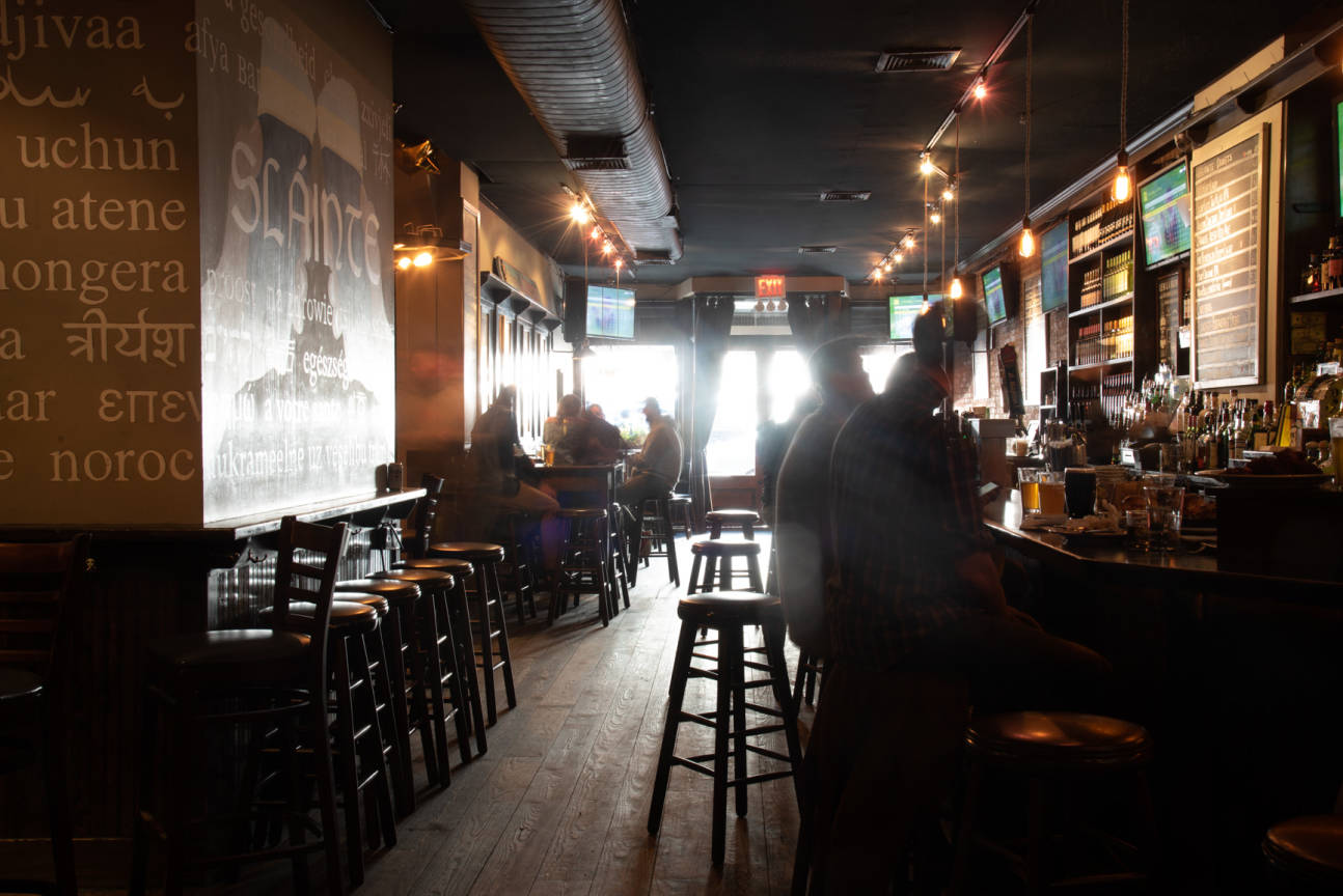 Sláinte Bar & Lounge